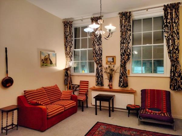 Georgian Style Apartment - Macclesfield