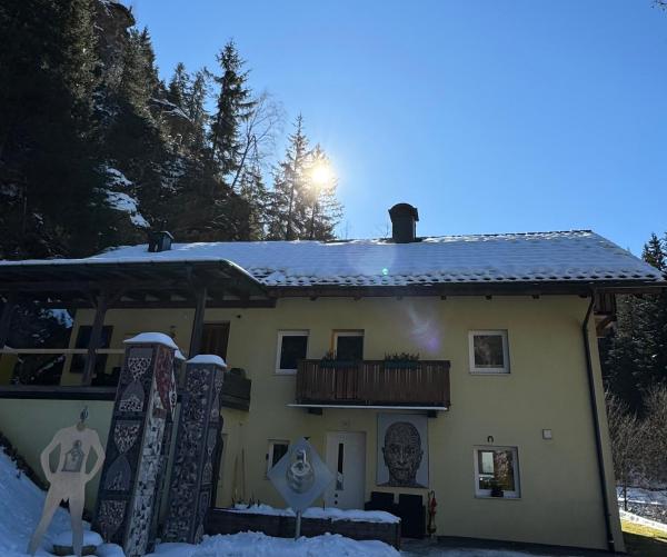 Modern Renovierte Ferienwohnung Mit Kunstambiente - Sillian