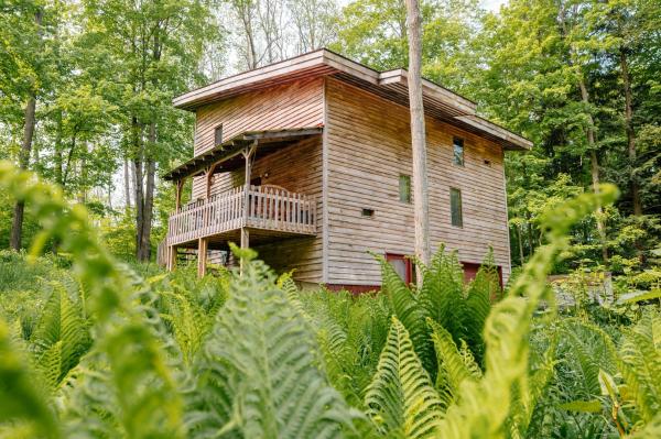 Lincoln Lodge - Traverse City, MI
