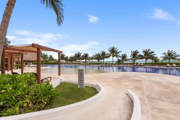 Spacious 3bd Apartment With Pool & Beach In Cancun - Isla Mujeres