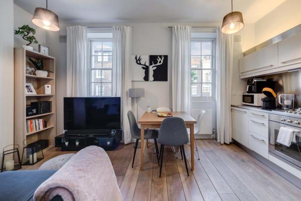 Bright 1-bed Fitzrovia Flat - Goodge St - Sleeps 3 - Bloomsbury