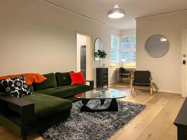 Affordable Luxury - Cbd Wagga - Wagga Wagga