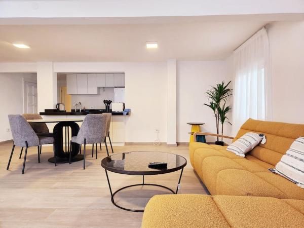 The 7th Haven - 1 Br Apartment Gemayze - Beirut