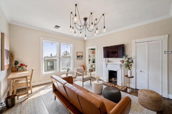 Beautiful Top Floor Getaway In Beach Town - Alameda, CA