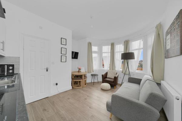 Startlet Stays Apartments - On Elizabeth Line With Free Parking - Romford