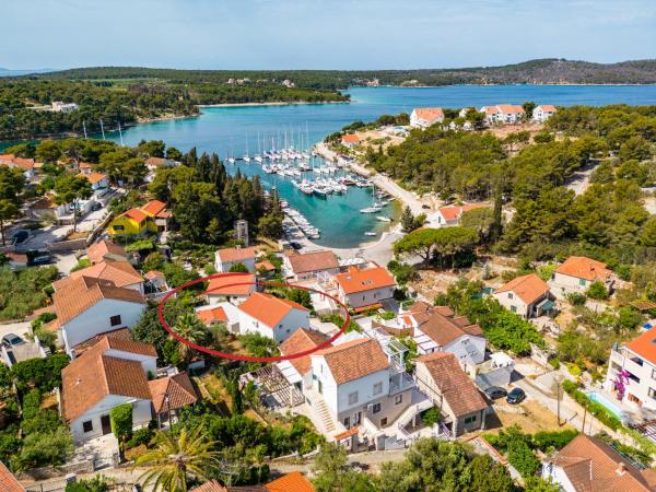 Villa Milna Bay, Heated Pool, 8 Persons - Milna