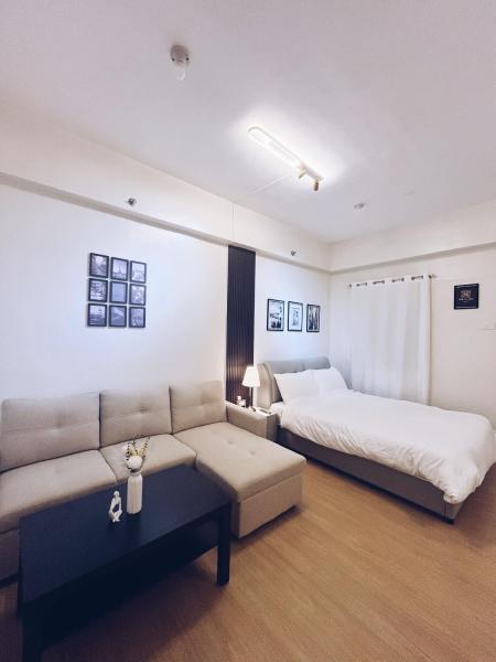 The Stars Lil' Suite - Trece Martires