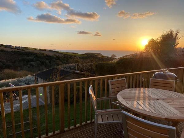 Bay View Cottage - Amazing Sea Views And 3 Bedrooms Sleeps 6-8 - Tintagel Castle