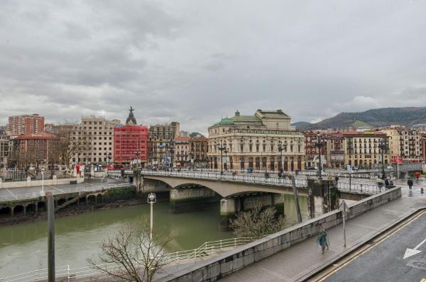 Piso Señorial Con Vistas A La Ria - Bilbao