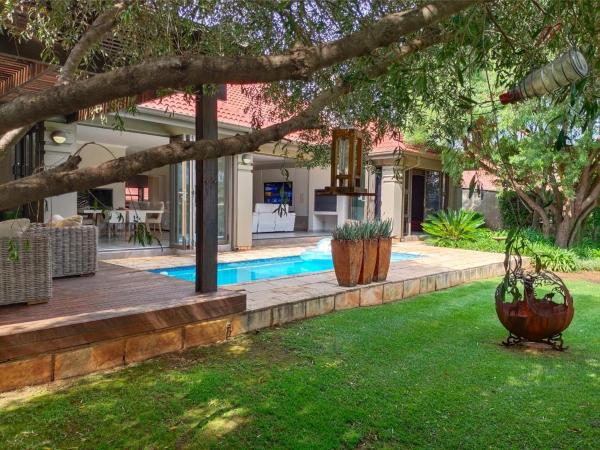 Pecanwood 5 Bedroom, 10 Fairview Drive - Hartbeespoort