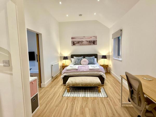 Bespoke 1 Bedroom Barn By Stansted Airport & Holiday Parking - London Stansted Airport (STN)