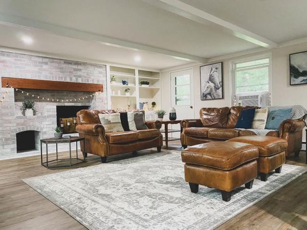 Centrally Located - 3 Br House - Waterbury, CT
