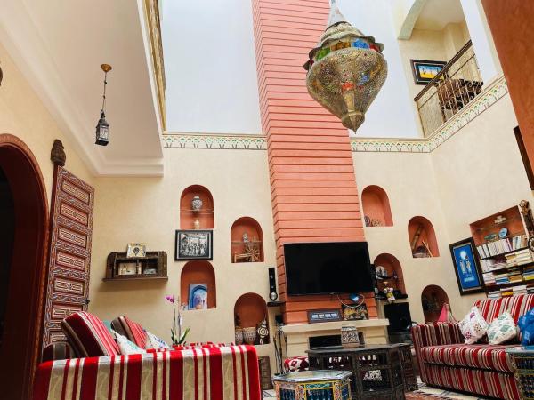 Traditional Riad 4-bedroom In The Heart Of Rabat Medina - Rabat
