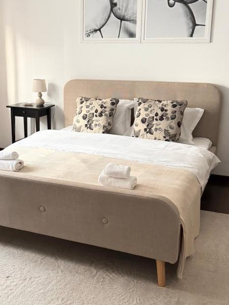 Studio By The Park - Bukarest