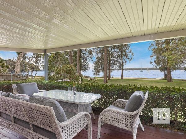 Mannering Lake House - Newcastle