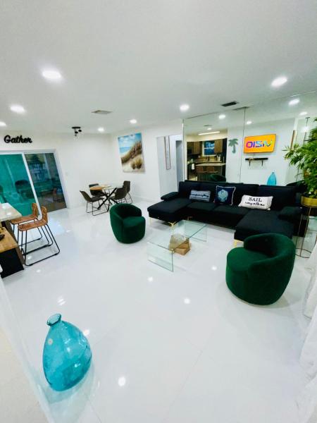 Cozy Comfy House - Pembroke Pines, FL
