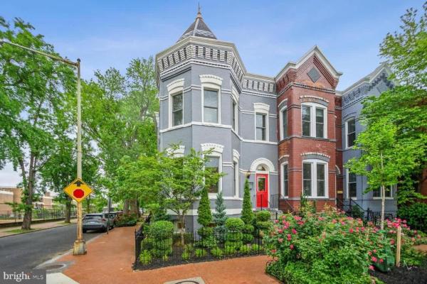 Turreted Townhouse - Full Of Wonder - Union Station Washington