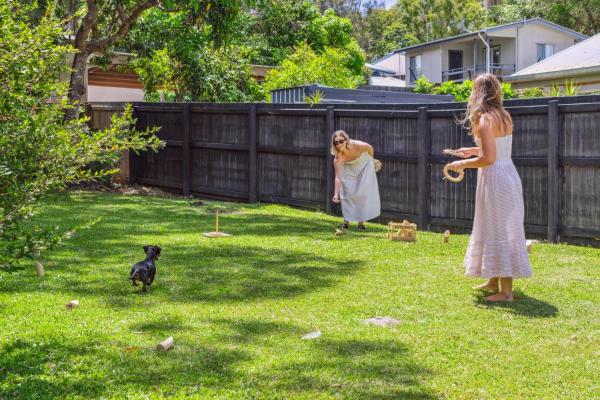 Tides & Tails Abode - Coolum Beach Pet Friendly Home - Coolum Beach