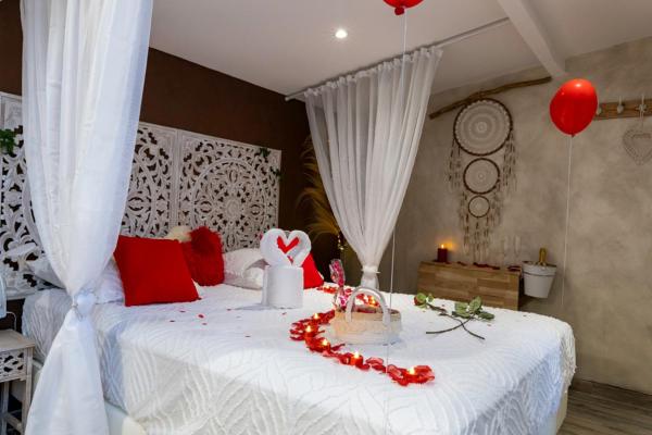 Une Clé Pour Deux - Chambre Romantique Avec Patio & Spa Privatifs - Le Castellet