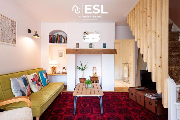 2 Bed Townhouse With Garden & Parking - Shrewsbury