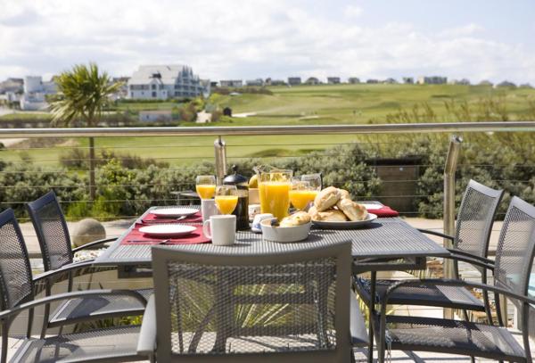 Cinq 5 Zinc In Fistral, Newquay - Newquay