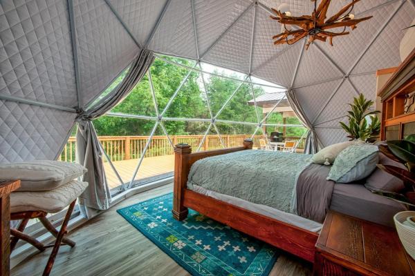 Luxury On The Edge Of Traverse City -8 - Michigan