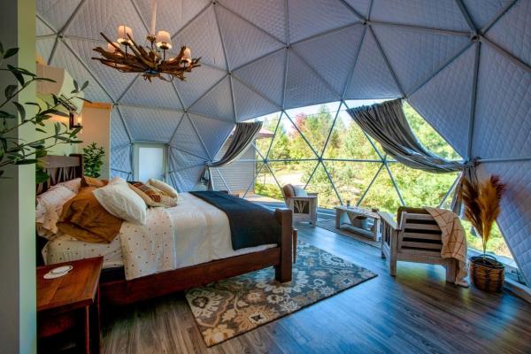 Luxury On The Edge Of Traverse City -6 - Michigan