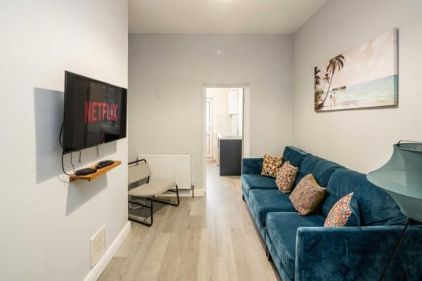 The Cozy Two Beds, Free Parking, Sky - Bedford