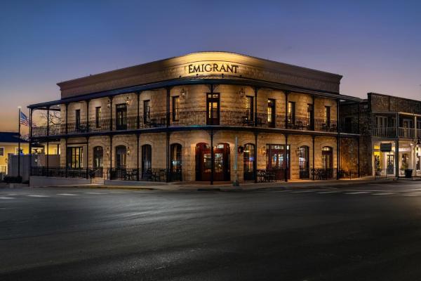 Emigrant Boutique Hotel - Luckenbach, TX