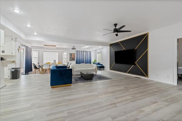 Luxury Family Villa Sleeps 20 - Oakhurst, CA