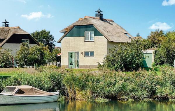 Pet Friendly Home In Makkum With Sauna - Makkum