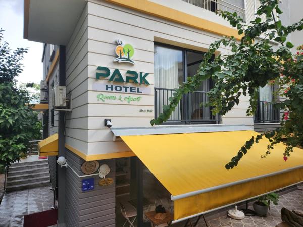 Park Hotel Rooms & Apart - Lara Beach