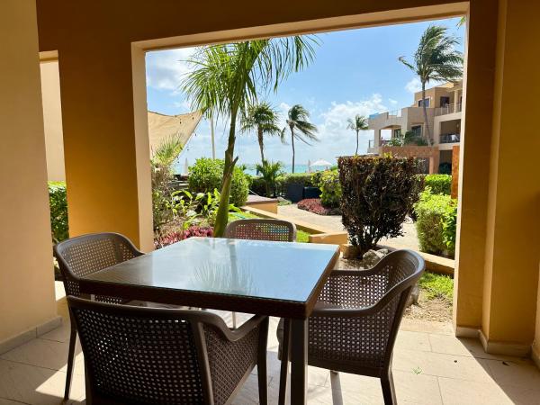 Ground Floor Pool View 2 Bdrs Condo At Elfaro By Dpm - Playa del Carmen