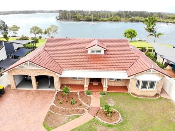 Crystal Palms - Ljhooker Yamba - ヤンバ