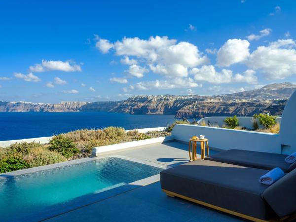 Neptune Luxury Suites - Santorini
