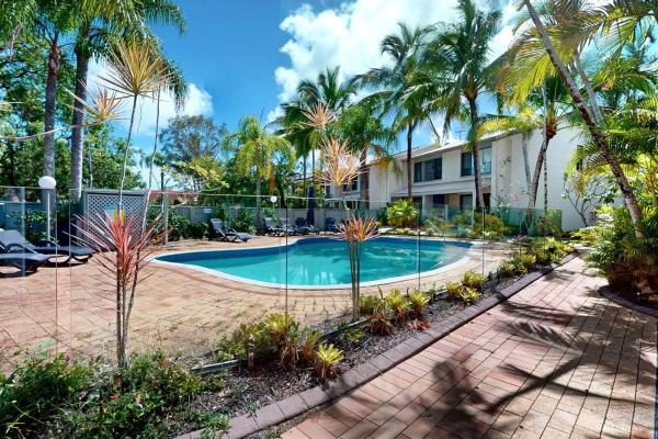 Sunny At The Sound - Tewantin