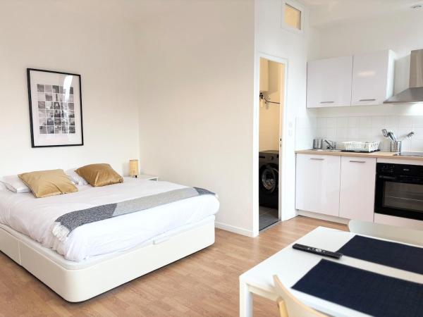 Grand Studio Pour 2 Voyageurs - Hypercentre - Courtrai