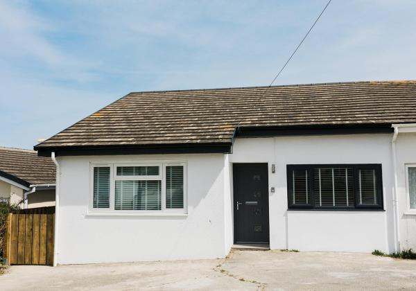 Croeso - Sea View Bungalow On The West Wales Coast - Aberporth