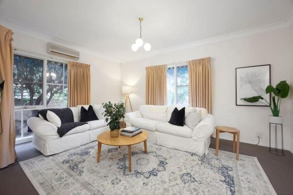 Spacious Balwyn Villa In Great Location - Box Hill