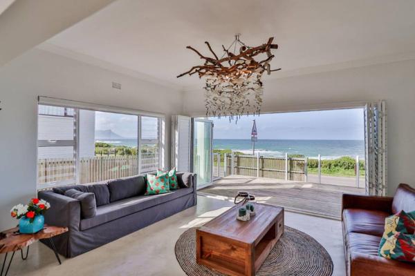 78 Beach Road - Seafront Luxury Bliss - Kleinmond