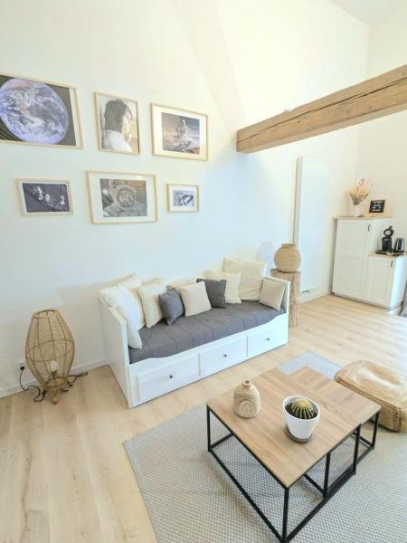Logement Neuf Au Calme Dans Un Ancien Fenil - Anse