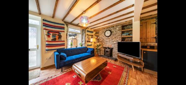 Quirky Mountain Cottage - Port Talbot