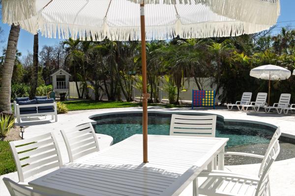 Luxury Getaway Steps From Beach Sleeps 10 - Siesta Key, FL