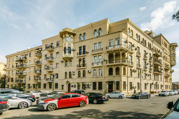 Tranquil Green Corner One Bedroom - Bakú