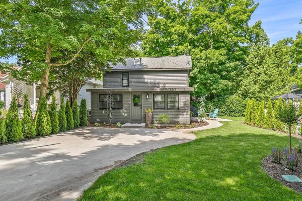 Singapore Stable - Holland, MI