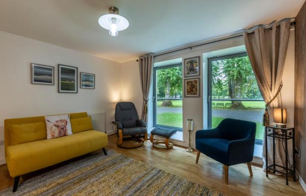 Raven Wing 2 Apartment- Highland Club Scotland - Loch Garry