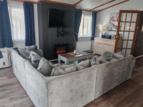 Dog Friendly 8 Berth Lodge, 600 Yard's From The Beach In Hunstanton - Norfolk