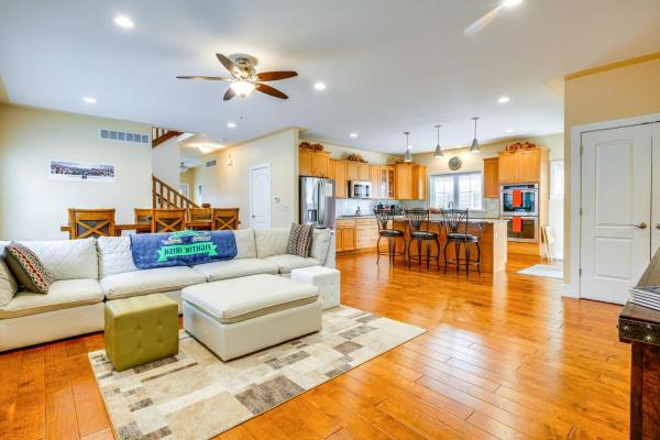 Spacious South Bend Home - Walk To Notre Dame! - 사우스벤드