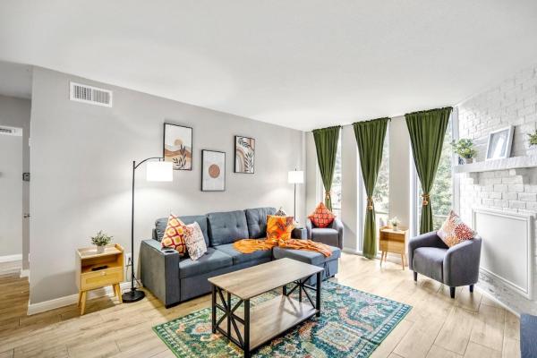 Towne Plaza Apartments #290 In The Galleria Area - Stafford, TX