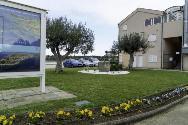 Apartments By The Sea Privlaka, Zadar - 23749 - Privlaka